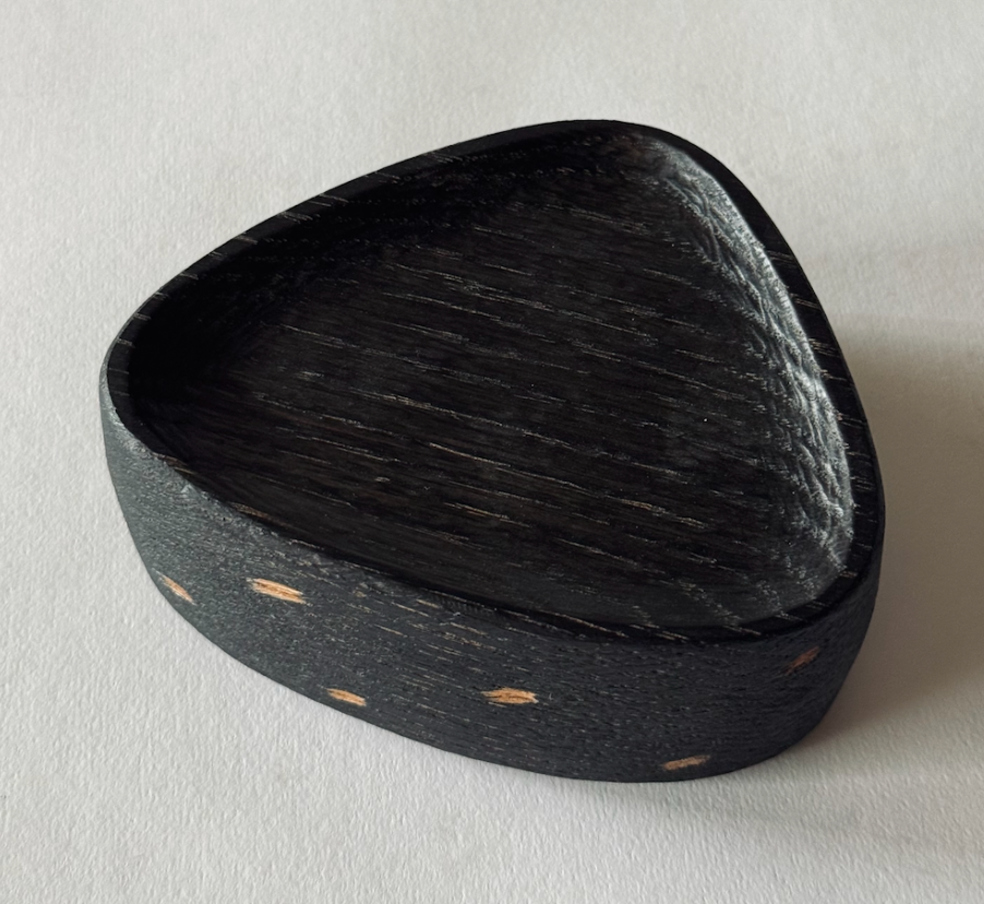 Medium Ebonized Shallow Vessel – Museum for Art in Wood